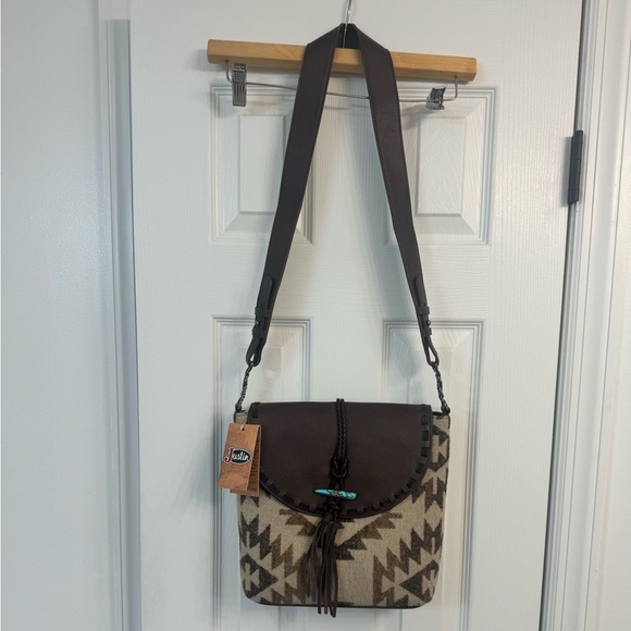 Justin Boots | Bags | Nwts Justin Concealed Carry Crossbody Purse ...